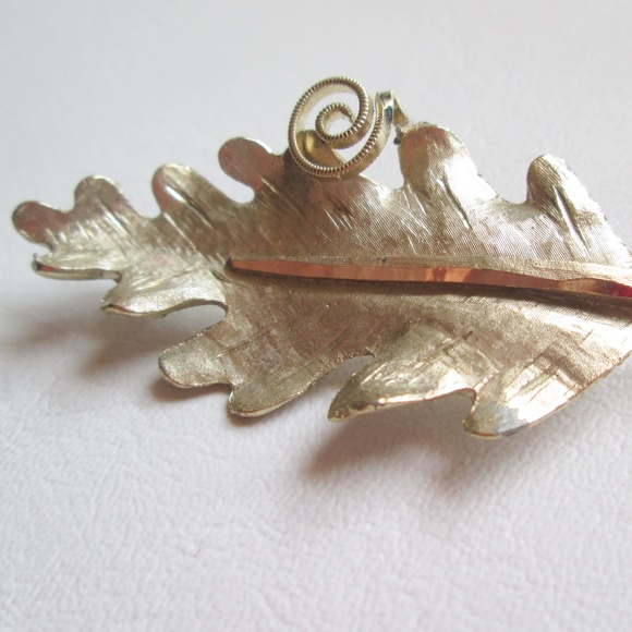 BSK | Jewelry | Vintage Bsk Silvertone Leaf Pin | Poshmark